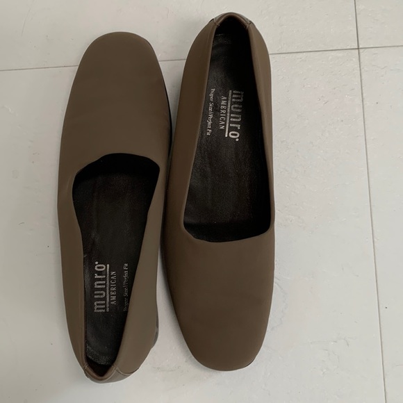 Munro | Shoes | Munro Size 8 Although No Tag Taupe Nuetral Color | Poshmark